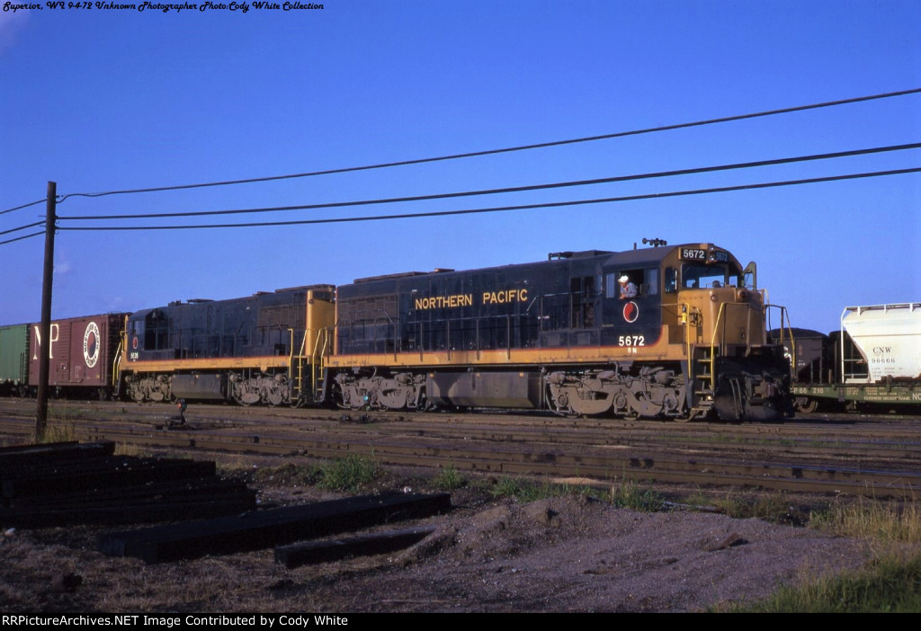 Burlington Northern U28C 5672